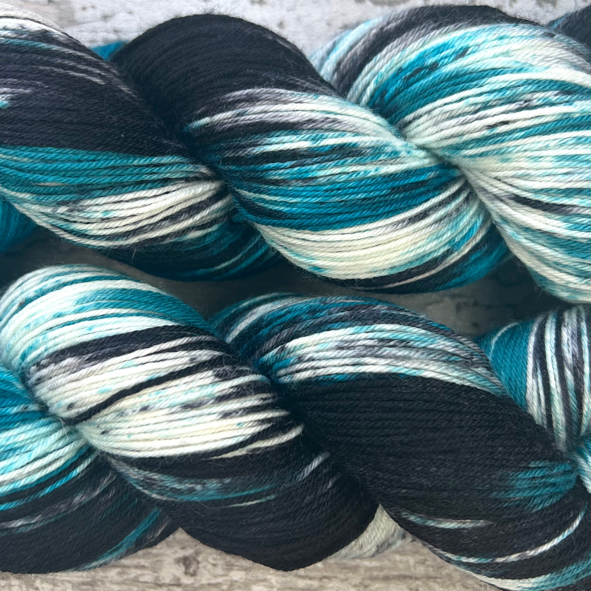 Magpie, merino nylon sock yarn – Mothy and the Squid